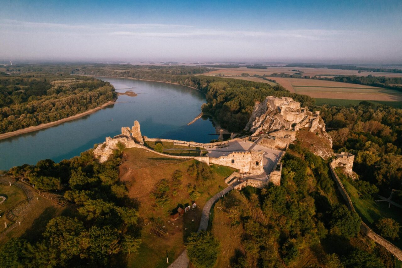 Home DE - Hrad Devín